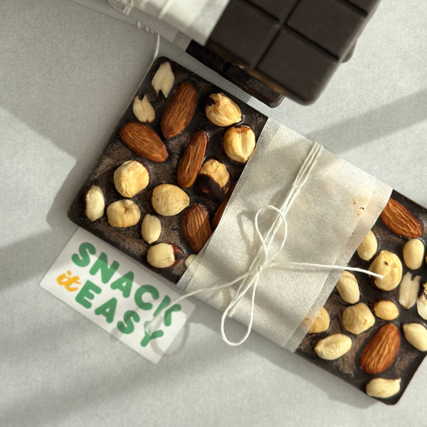 Carob chocolate with nut mix – Snack it Easy